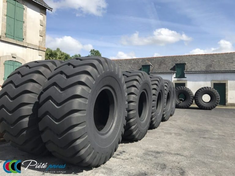 Véhicules de Génie Civil : un large choix sur stock • Piété Pneus Pontivy